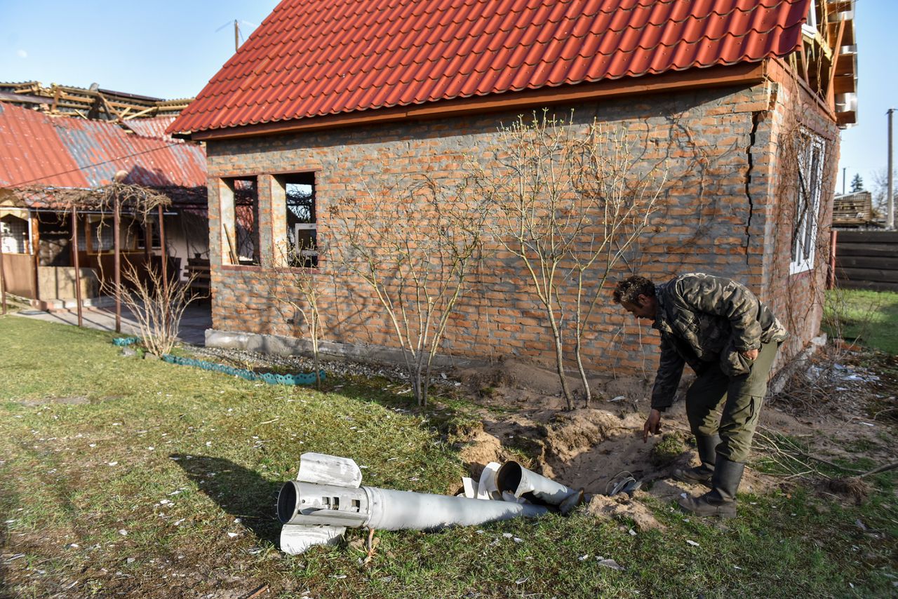 Grote explosie in regio Kiev: Russische aanval op raketfabriek - NRC