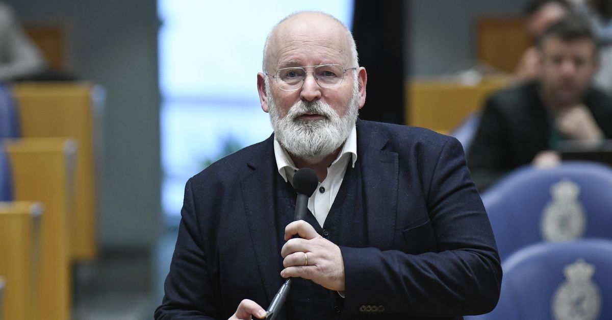 Links smaldeel neemt geen genoegen met summier antwoord Plasterk - NRC