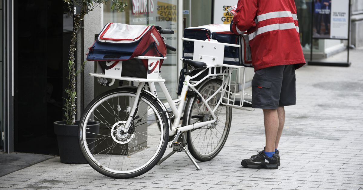 Brievenpost nog twee keer per week bezorgd in België - NRC