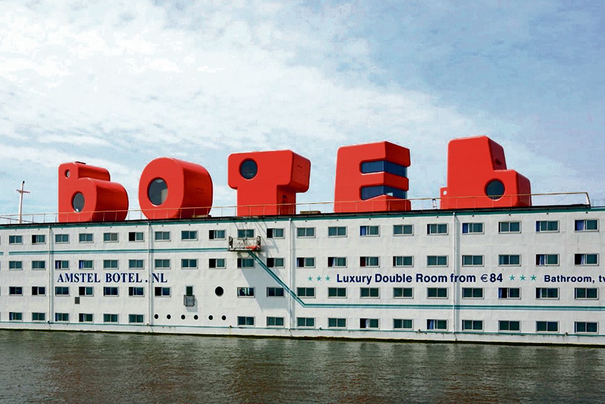 In de vorm van de ‘O’ past een groot rond bed voor drie - NRC