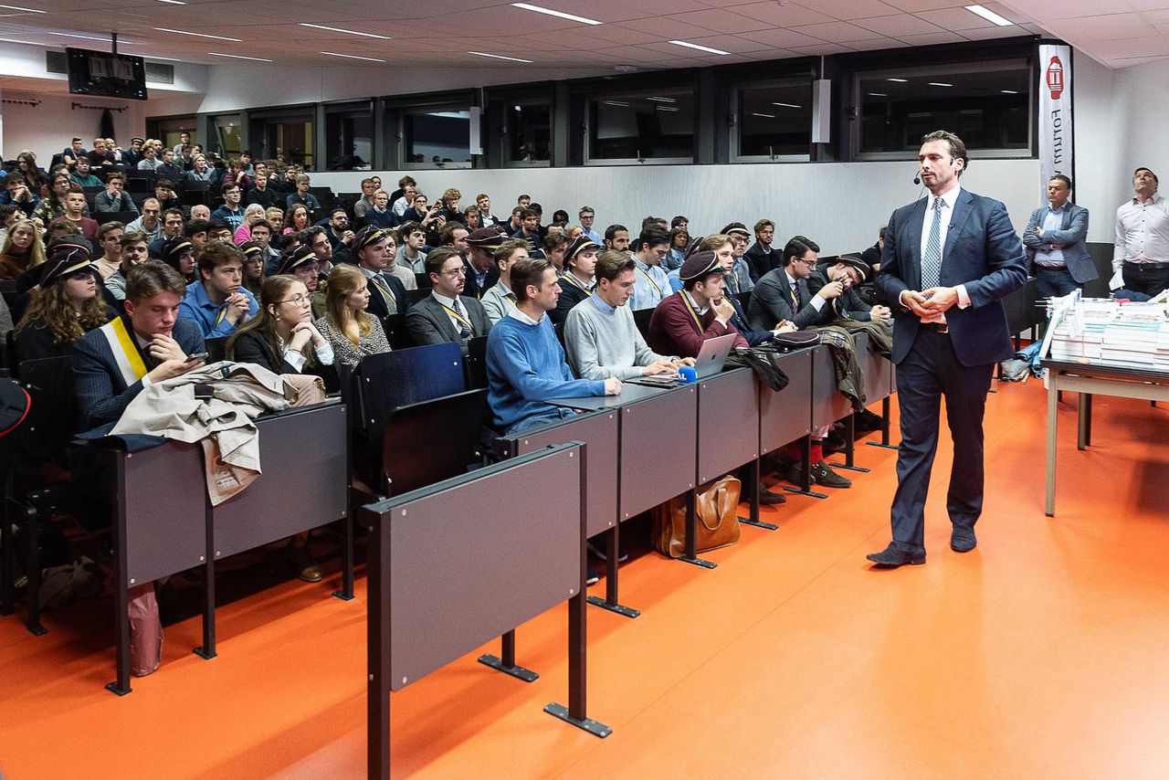 Forum voor Democratie legt campagne enkele dagen stil na belaging lijsttrekker Baudet - NRC