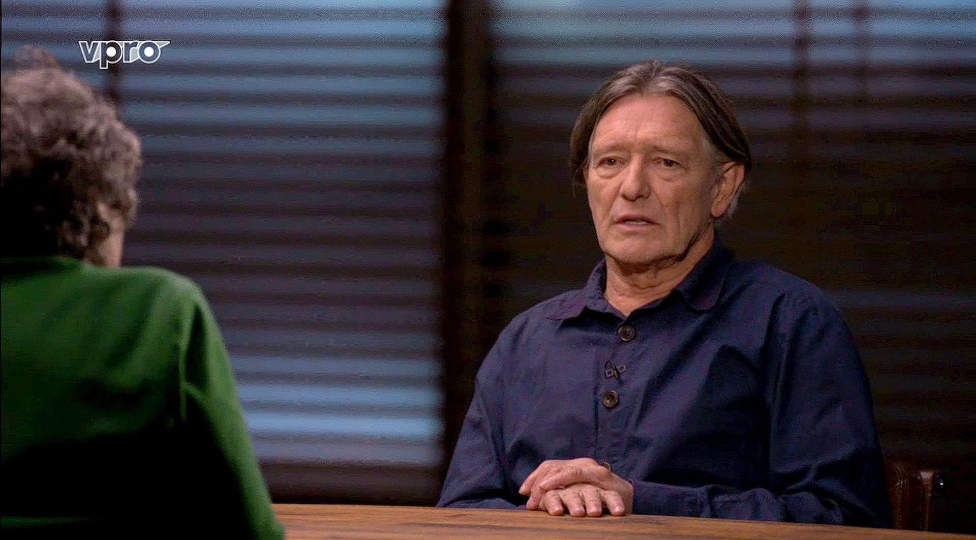 Tv-recensie | Imponerende Zomergast Pierre Bokma legt verbanden tussen ...