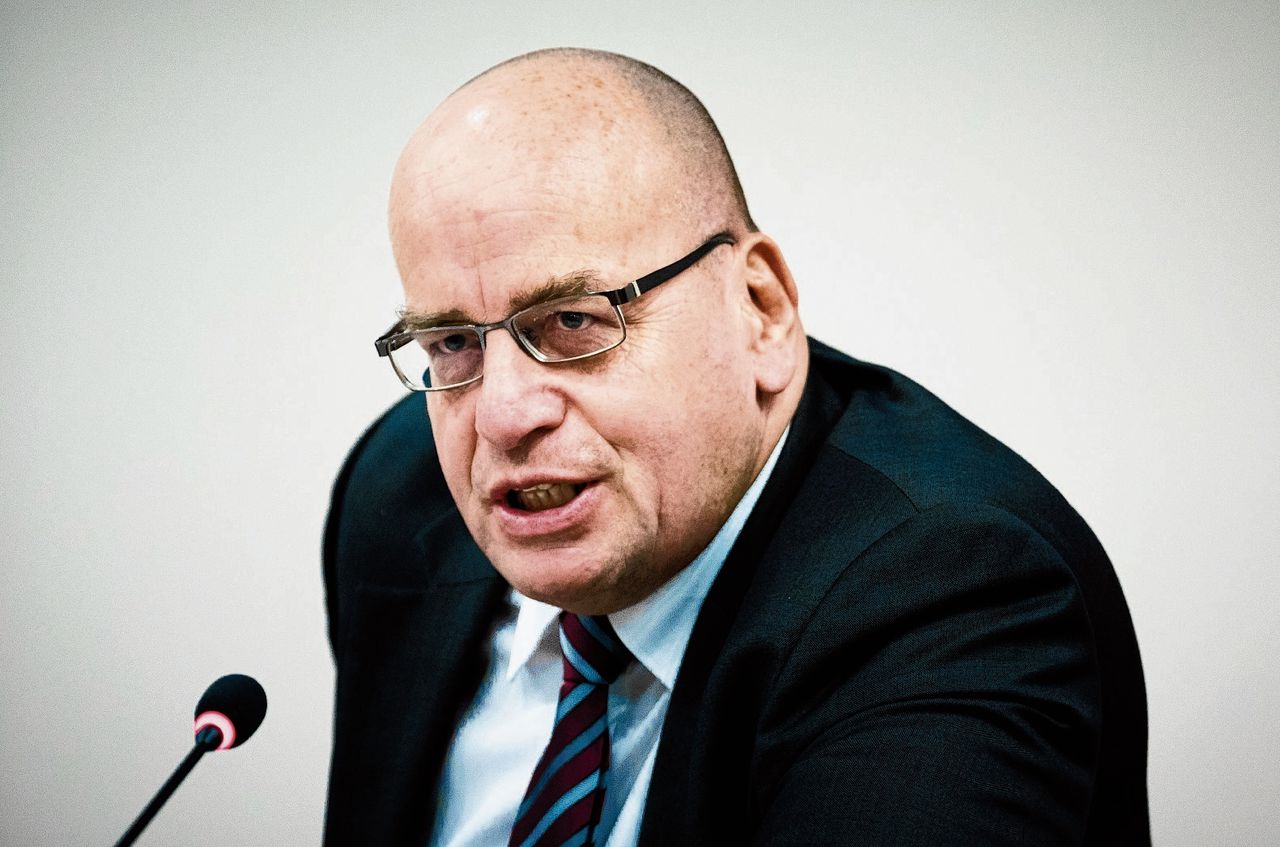 Ex-staatssecretaris Fred Teeven heeft zich teruggetrokken voor ...