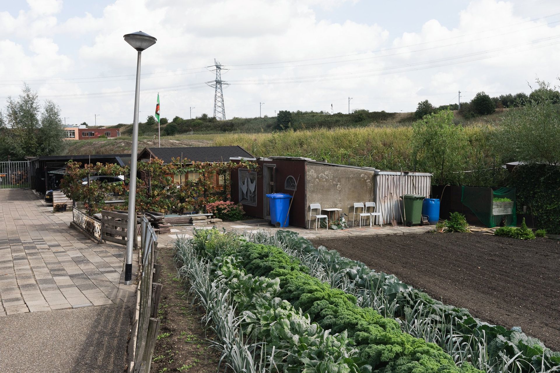 Chemours gaat vervuilde grond van moestuinen rond PFAS-fabriek ...