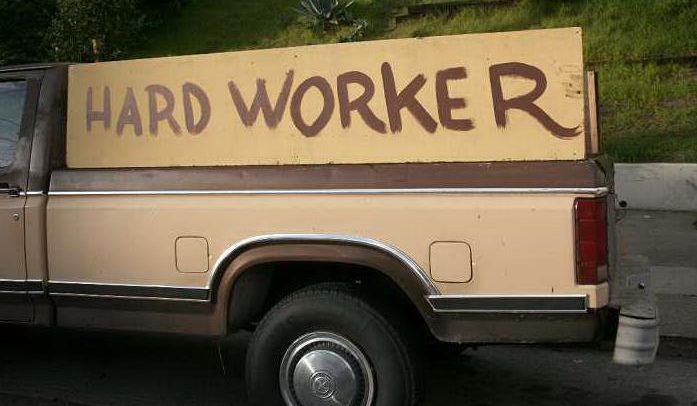 Er is werk zat. Maar workaholics slokken arbeidsplaatsen op - NRC