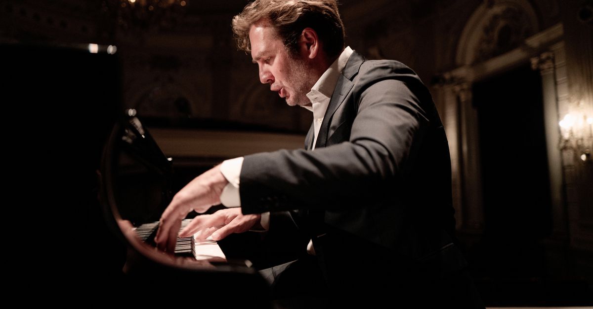 Oliemans zingt nog raker en doorleefder dan gewoonlijk - NRC