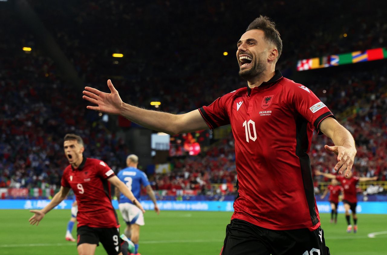 De wereld afstruinen naar voetballers met Albanese roots - NRC