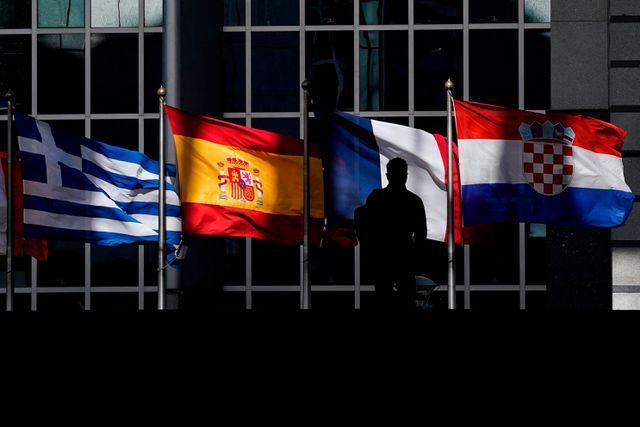 EU maakt zich op voor bal masqué - NRC