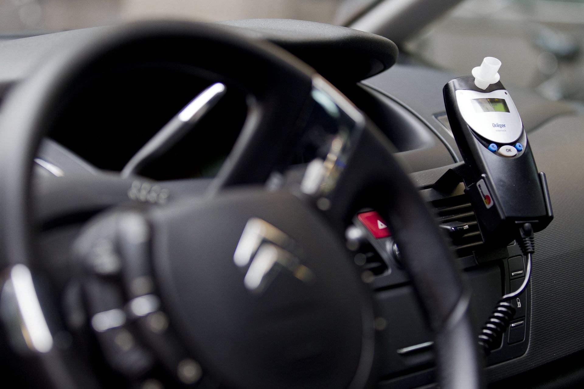 ‘Voer alcoholslot weer in voor chauffeurs die keer op keer met te veel ...