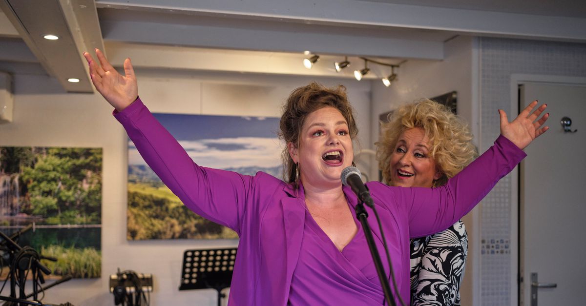 Cabaretier Fieke Opdam was non: ‘Ik ben blij dat ik nu beha’s en ...