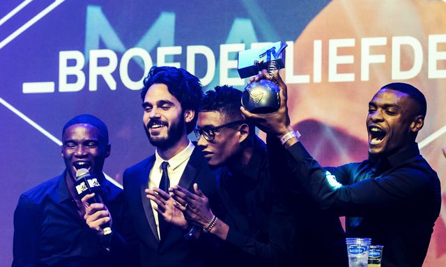 Hoe vijf straatjochies uit Rotterdam de populairste rappers van ...