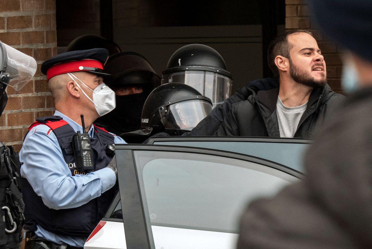 Spaanse rapper opgepakt voor beledigen koningshuis - NRC