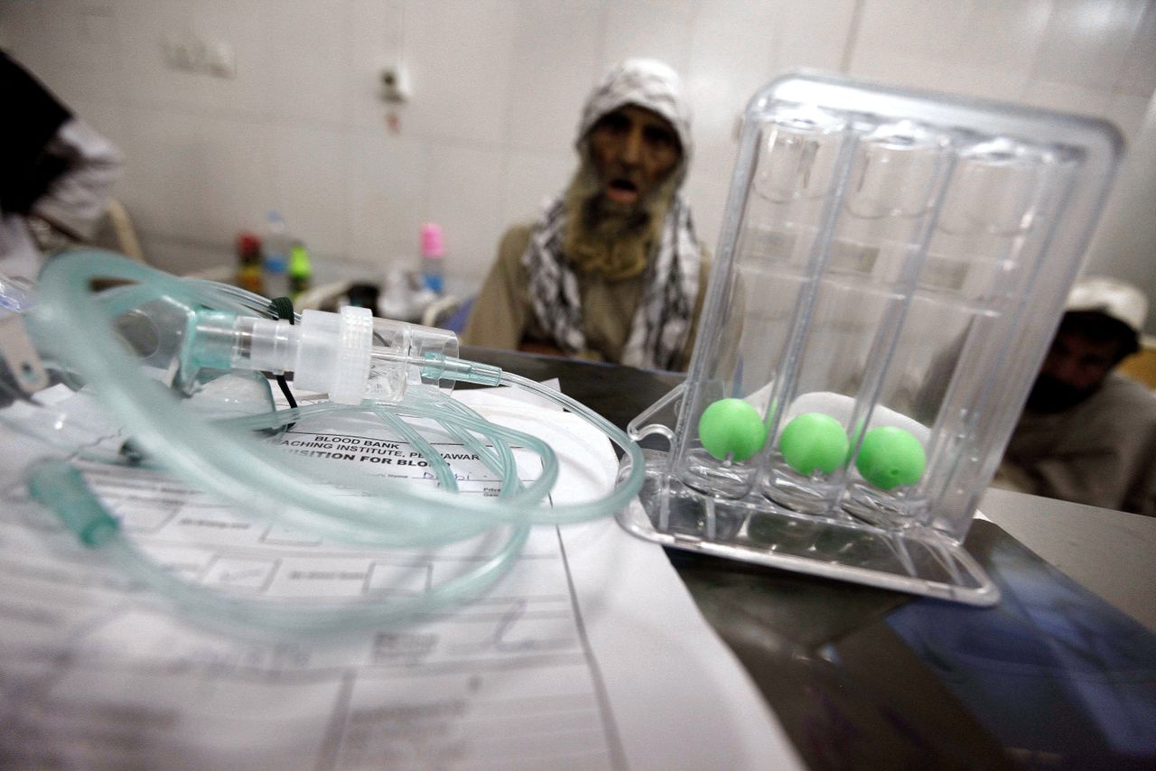 Darmbacteriën bloeien op bij langdurige antibiotica - NRC