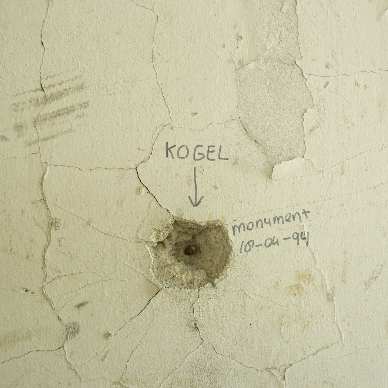 Terugkijken op ‘Srebrenica’: het oude onderkomen van Dutchbat - NRC