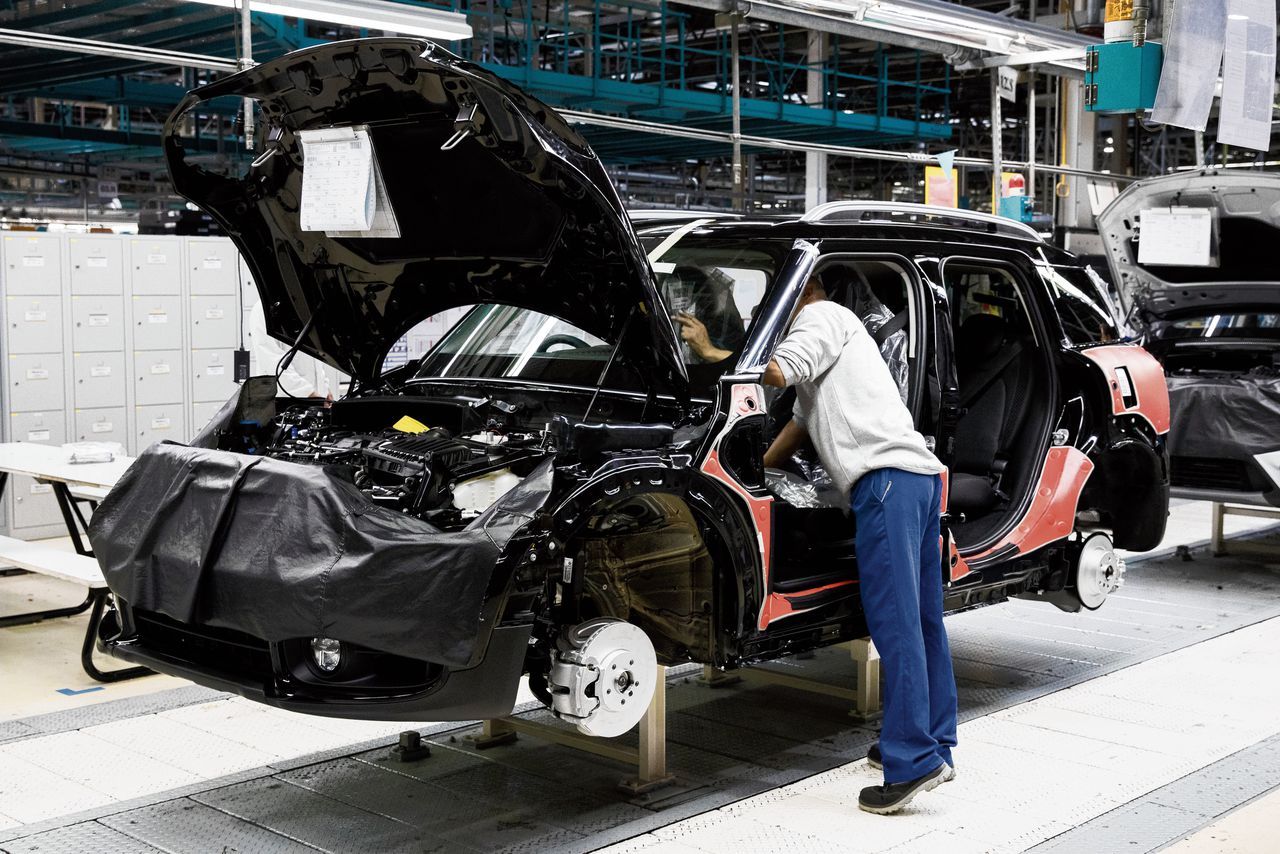 VDL Nedcar in Born wil uitbreiden, ook zonder BMW - NRC