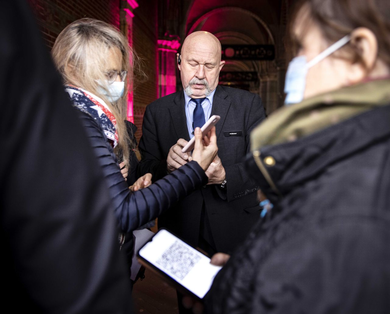 Helft van bezoekers wordt bij controle QR-code gevraagd om ID - NRC