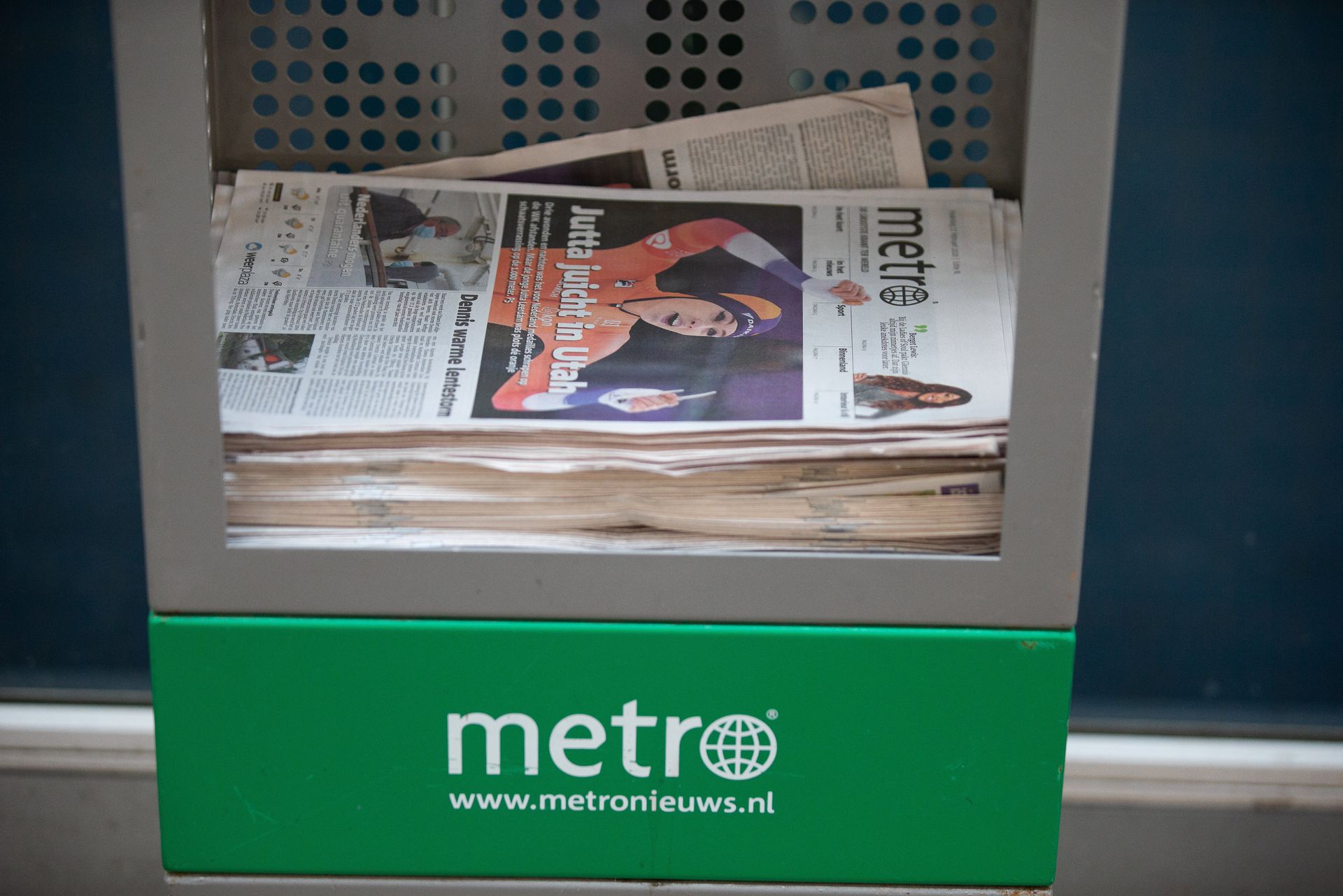 Metro stopt definitief als papieren krant - NRC