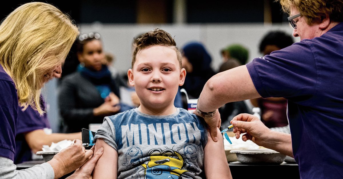 Niet-vaccineren moet gevolgen hebben, vindt staatssecretaris - NRC