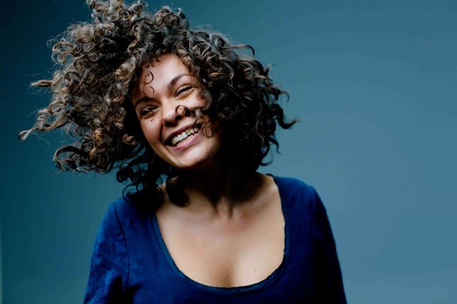 Nora Fischer maakt evenement van nieuw lied Louis Andriessen - NRC