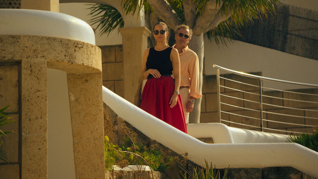 Nieuwe serie: 'Where the Sun Always Shines' over rijke expats die hun ...