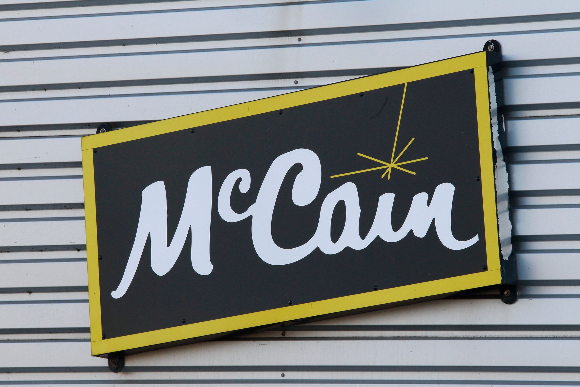 McCain-erfgenaam wil 1 miljard Canadese dollars van fritesimperium. De ...