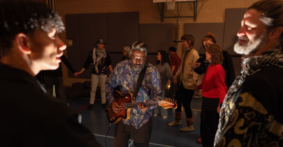 ‘Verzet laat zien dat we geven om anderen.’ Het community-theater van ...