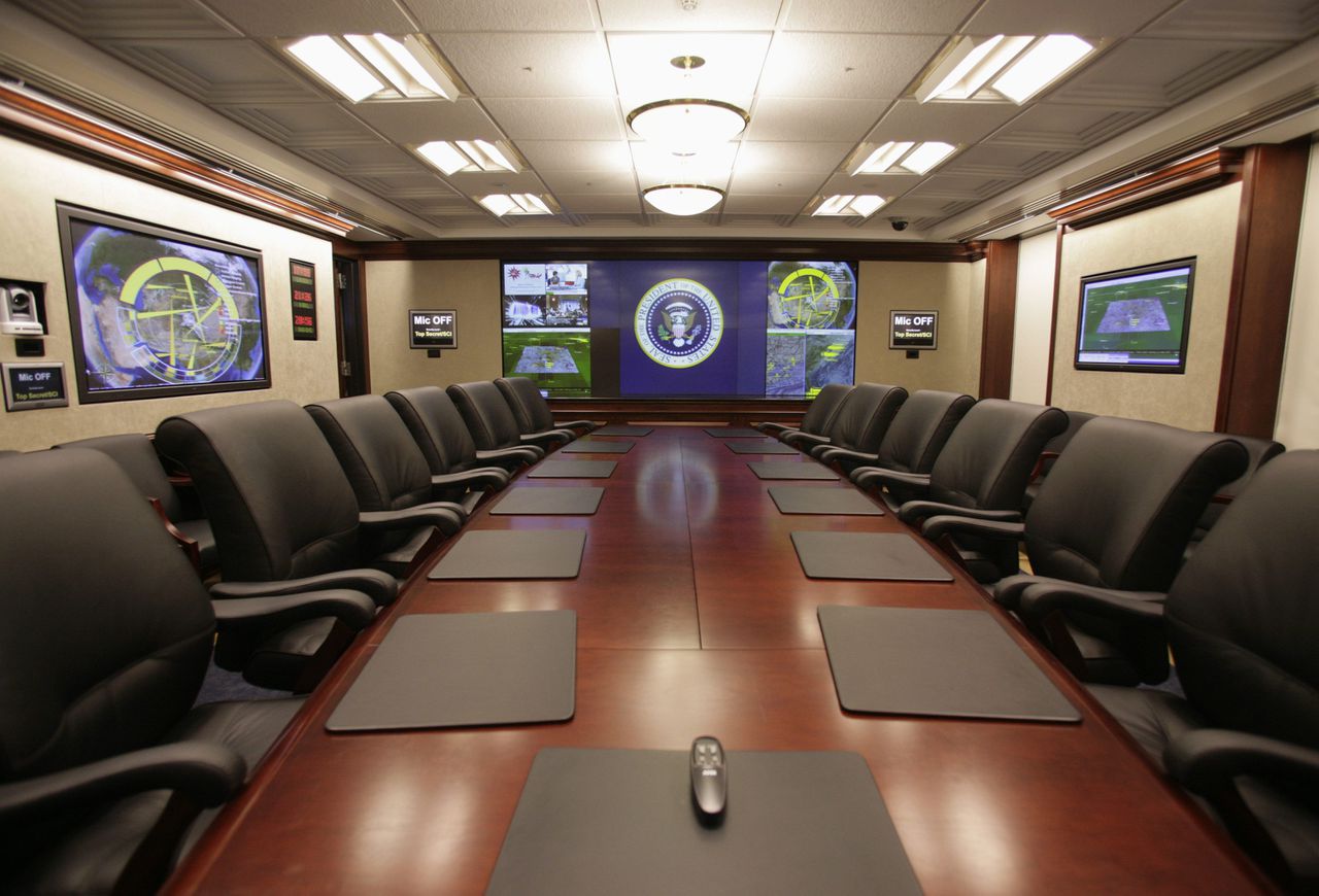 President Bush opent nieuwe ‘ war room’ - NRC