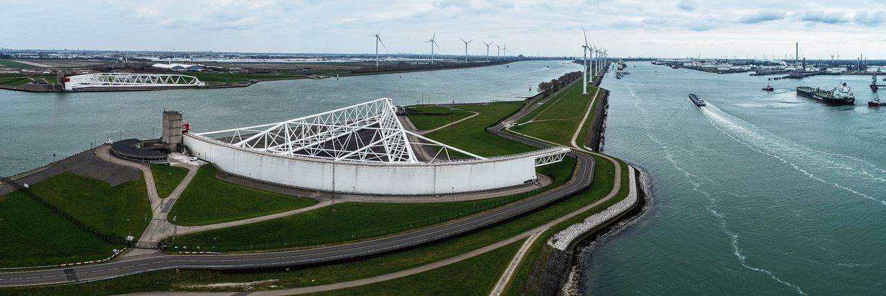 150 jaar Nieuwe Waterweg: na al het baggeren nu verondiepen? - NRC