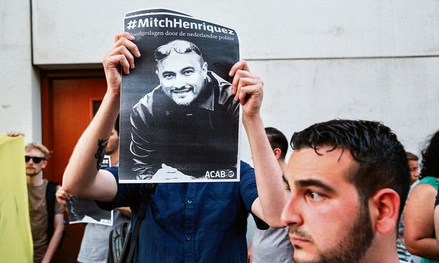 ‘Agenten in zaak Mitch Henriquez gaan in beroep’ - NRC