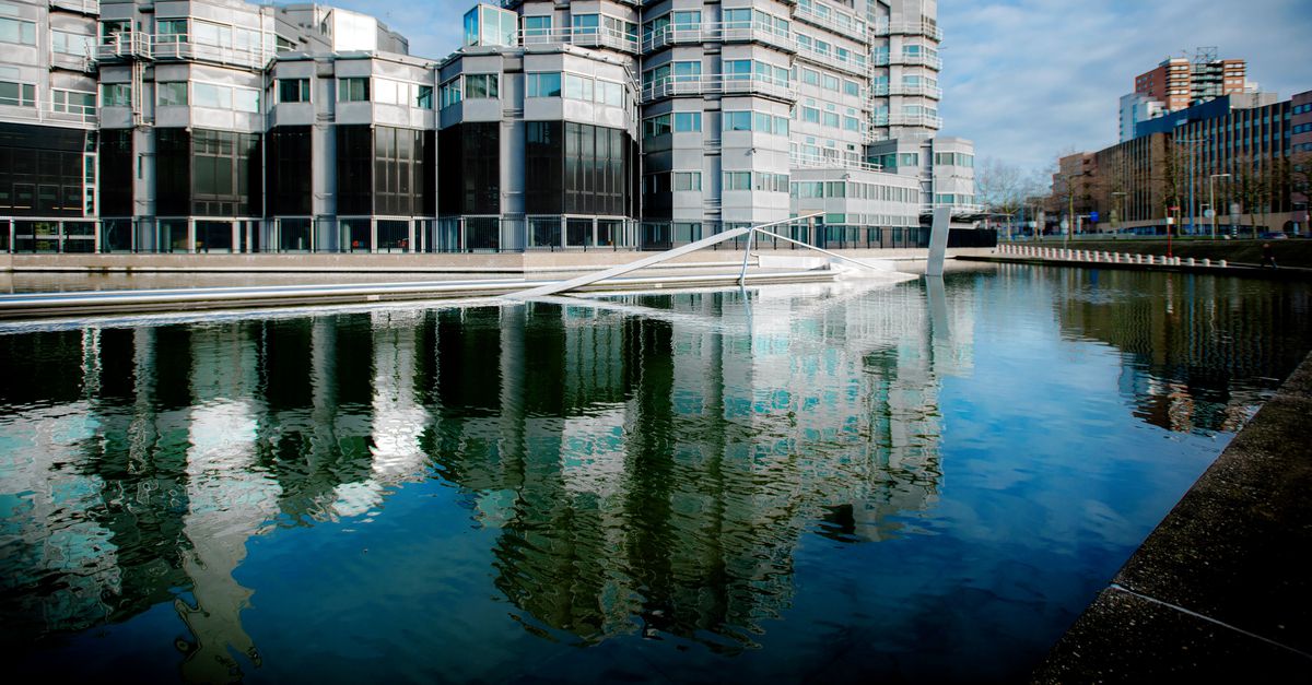 AIVD: rechts-extremisme leeft op, ook in Nederland - NRC