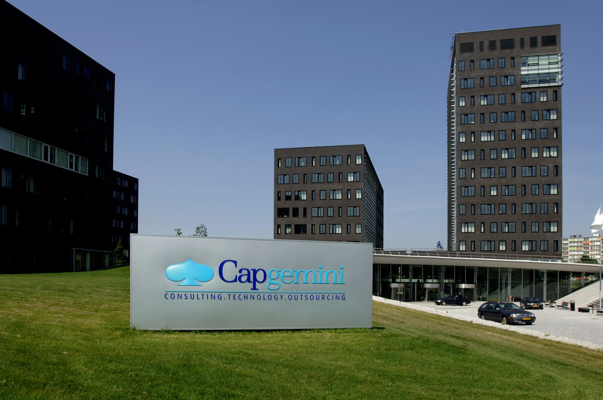 Capgemini vaakst betrokken bij te dure ICT-projecten van de overheid - NRC