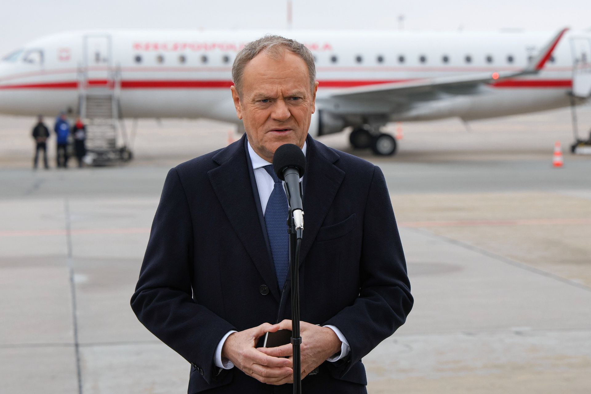 Poolse premier Tusk voorafgaand aan overleg: ‘Europa moet militair zelfredzaam zijn’ - NRC