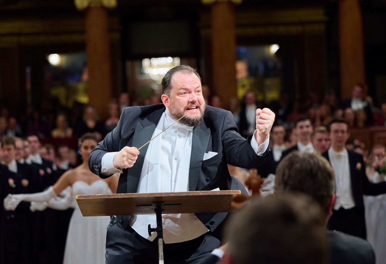 Dirigent Andris Nelsons, kind van de ‘zingende revolutie’: ‘Muziek laat ons voelen wat de ...