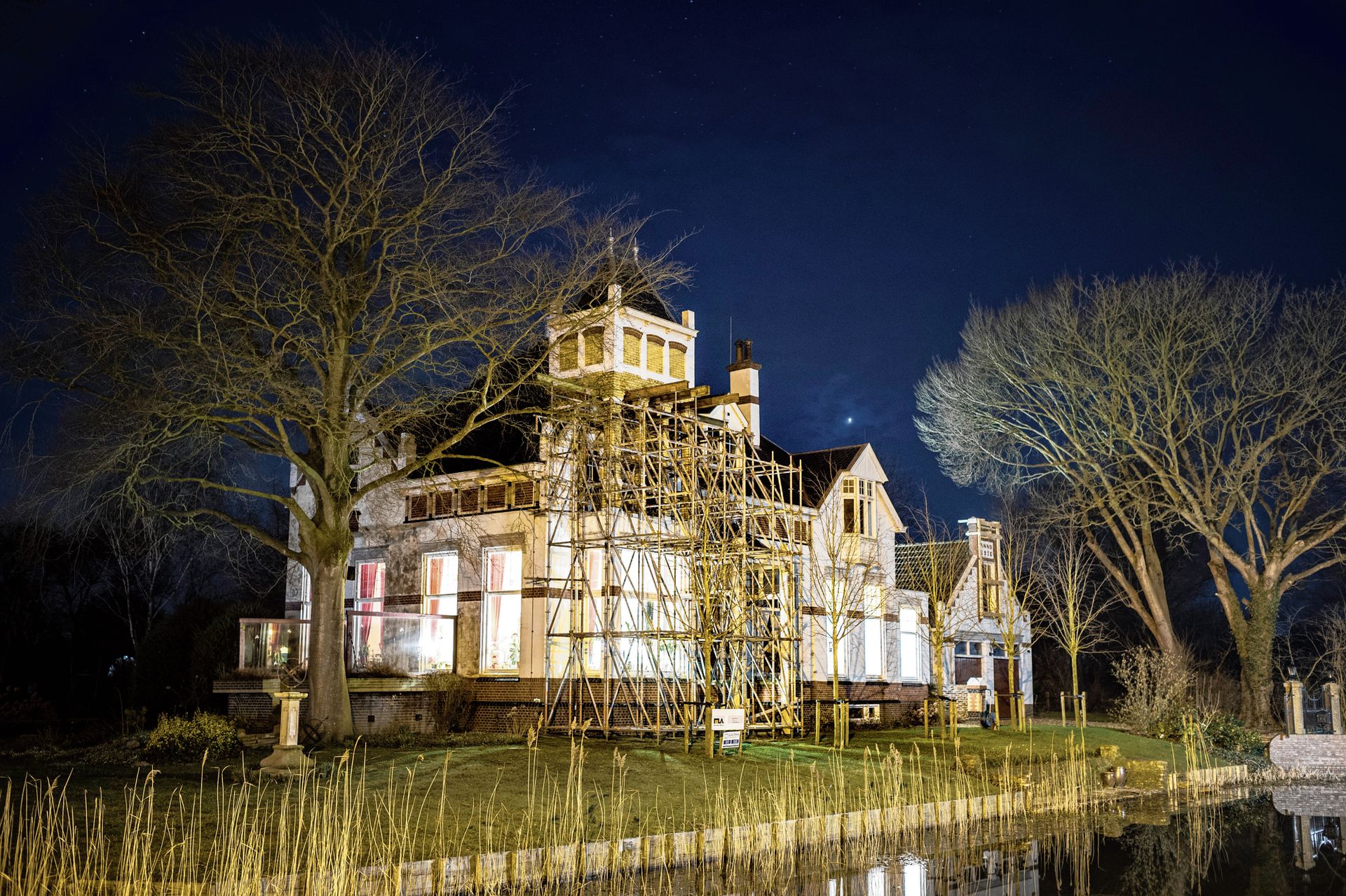 Nieuwe beving is niet enige klap - NRC