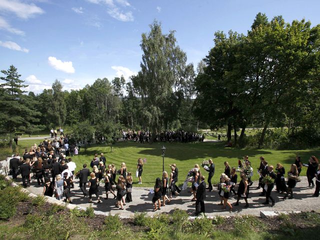 Bano (18) wordt als eerste van de slachtoffers van Utøya begraven - NRC