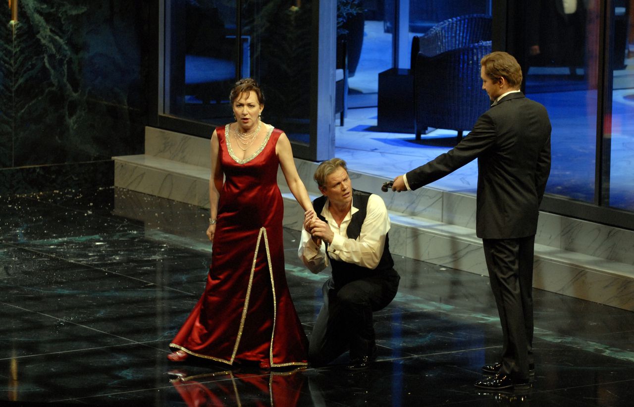 Kermisparade van Moedertje Rusland in koel 'Jevgeny Onjegin' - NRC