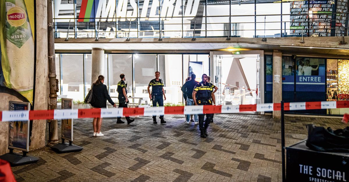 Kickbokser nu ‘de held van Rotterdam’ - NRC