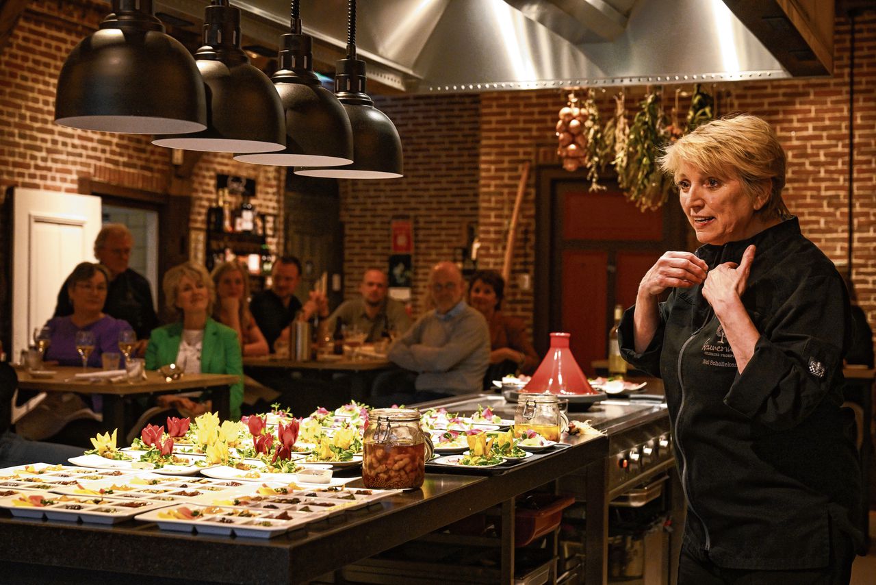 Als je het ei eet, dan moet je ook de haan eten, vinden ze bij het ...