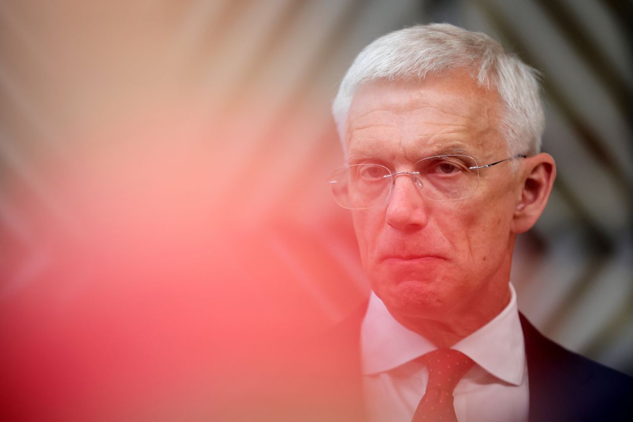 Letse coalitie onder leiding van pro-Europese premier Karins valt ...