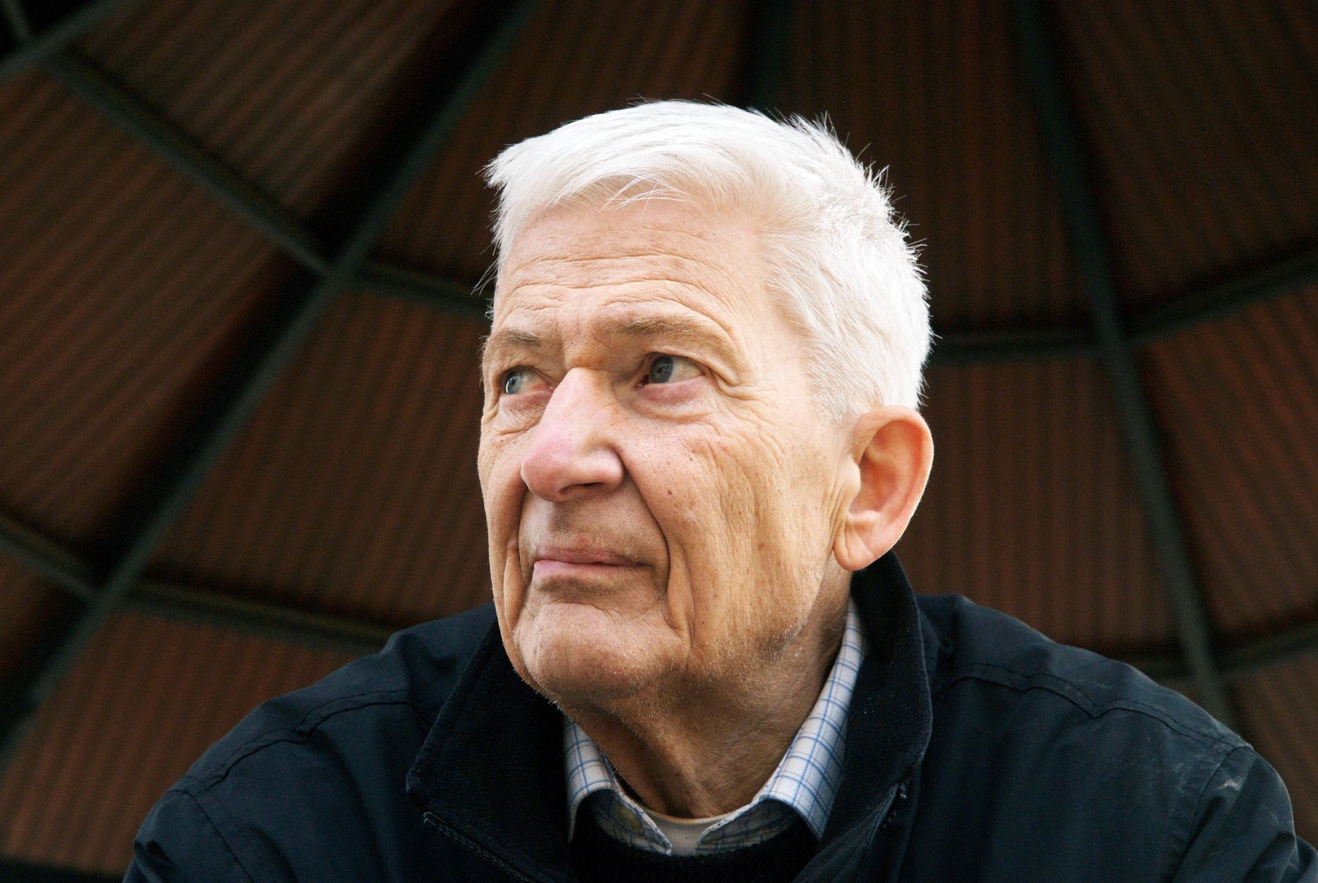 Per Olov Enquist balanceerde tussen feit en fictie - NRC