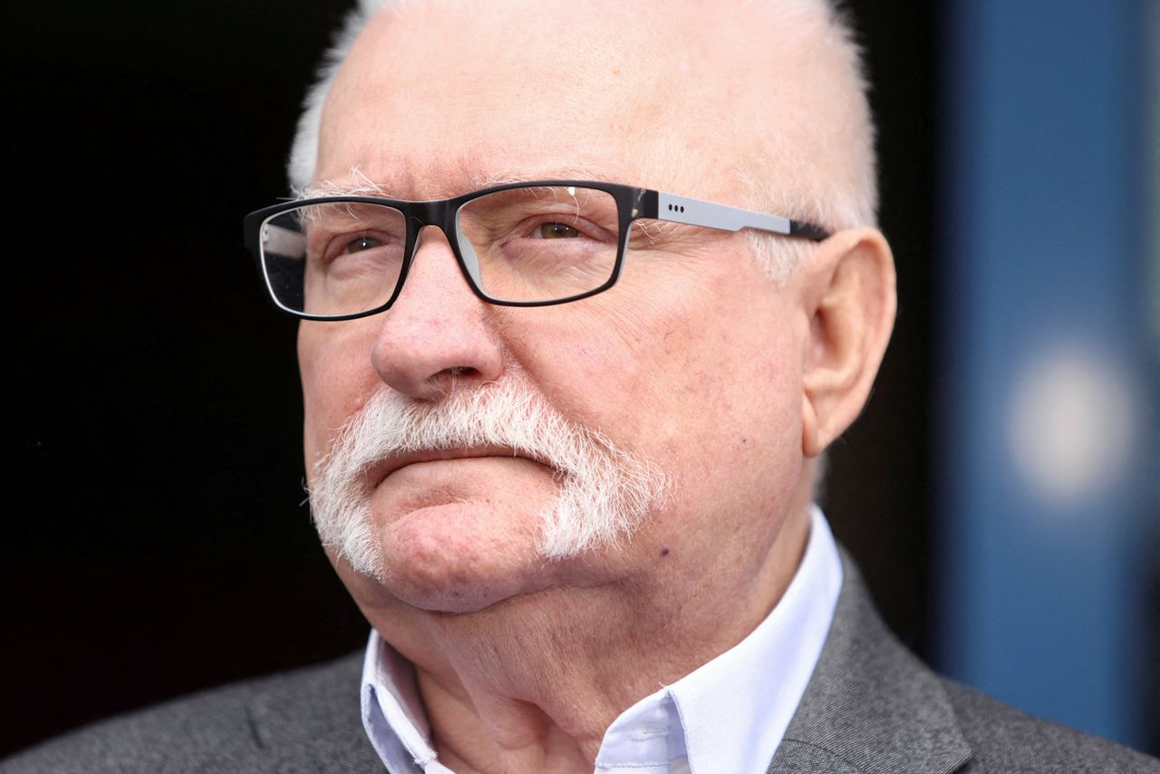 Oud-president Polen Lech Walesa uit zijn 'afschuw' over Trumps gesprek ...
