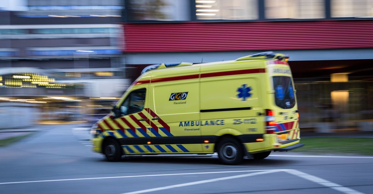 Ambulancemedewerkers boos dat OM niet in beroep gaat tegen belager - NRC
