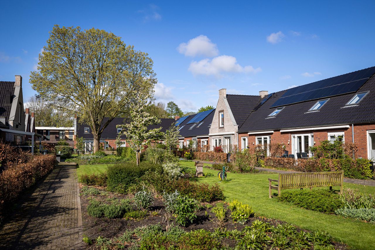 Makelaars: bouw meer ouderenwoningen om doorstroming te versnellen - NRC