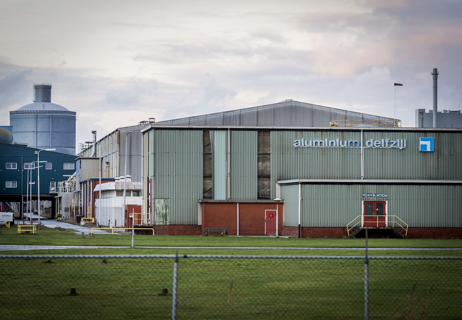 Minister Kamp ‘kan niets meer doen’ voor aluminiumfabriek Aldel - NRC