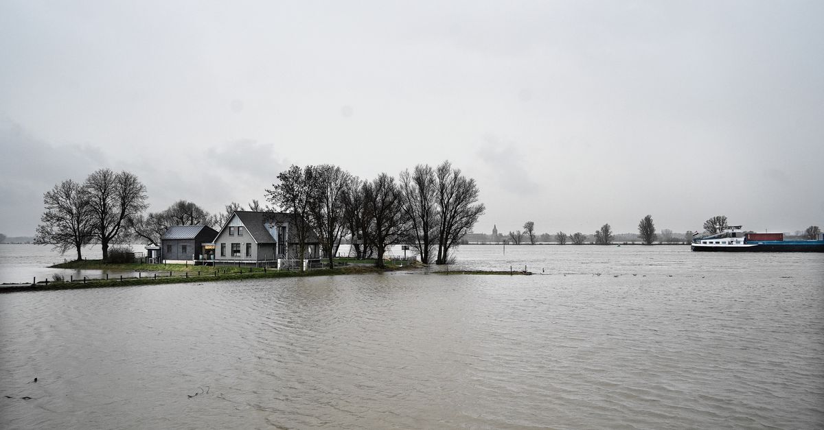 Opinie | Is het hoogmoedig te wonen waar het water ook wil zijn? - NRC