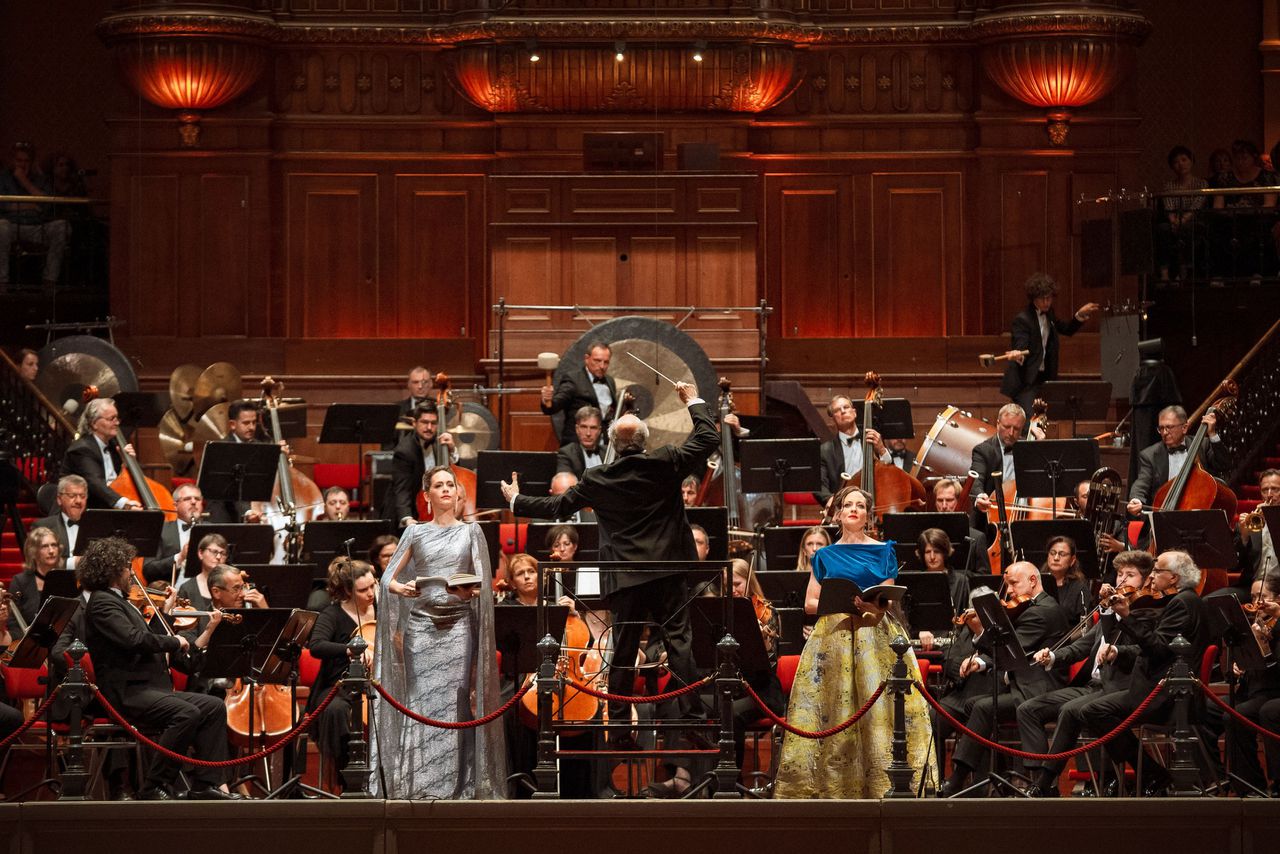 Recensie van de tweede symfonie van Mahler in het Mahler Festival 2025 ...