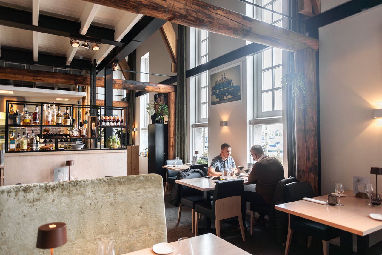 Geen fratsen of foefjes bij de chef van De Boet in Urk - NRC