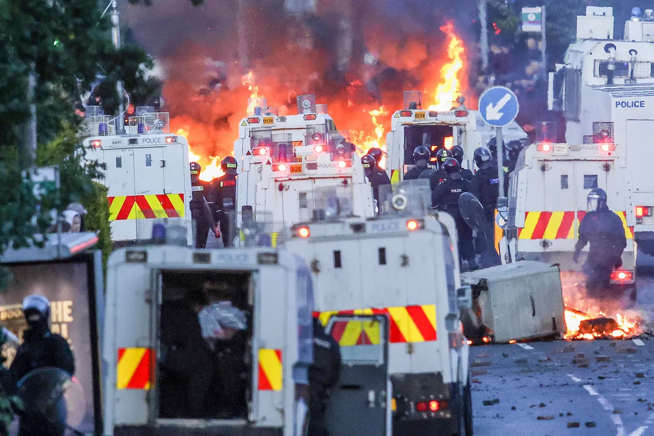 Twaalf agenten raakten gewond tijdens tweede nacht van rellen in Noord ...