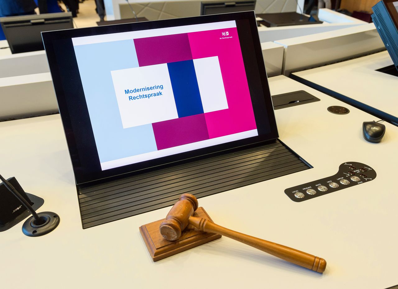Na sluiting rechtbanken moet rechtspraak nog meer besparen - NRC