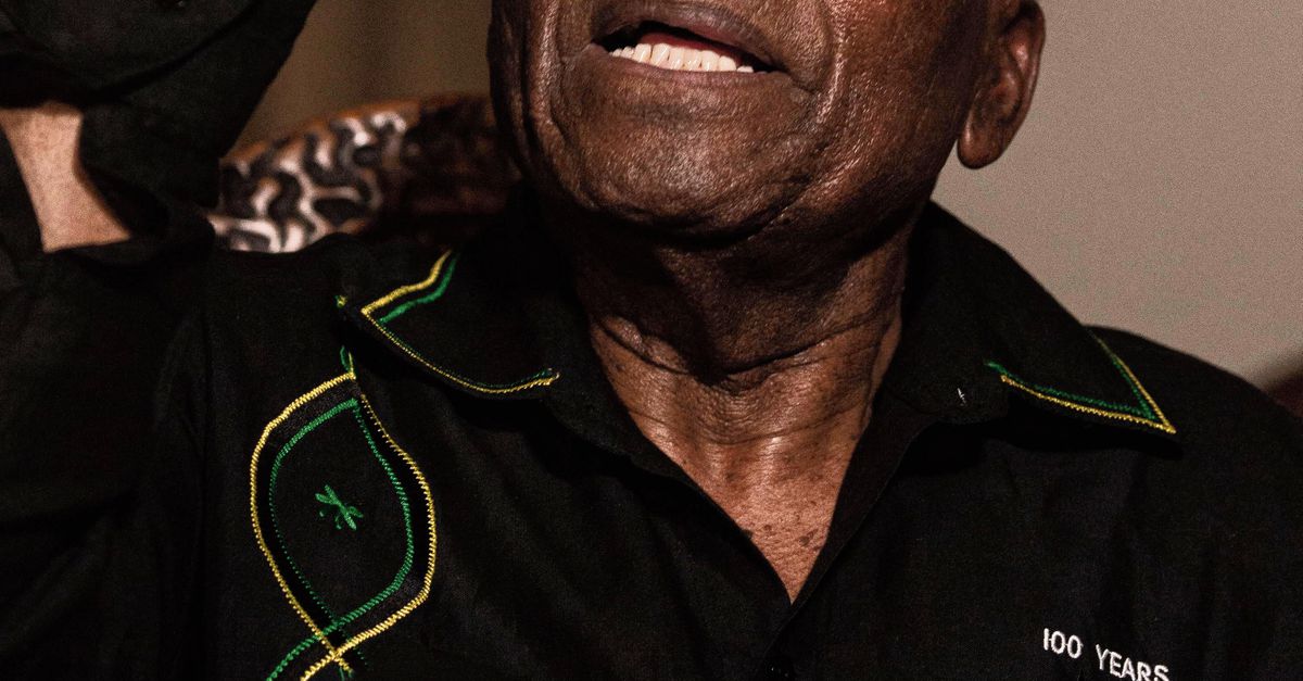 Ex-president Jacob Zuma hoeft nog even niet de cel in - NRC